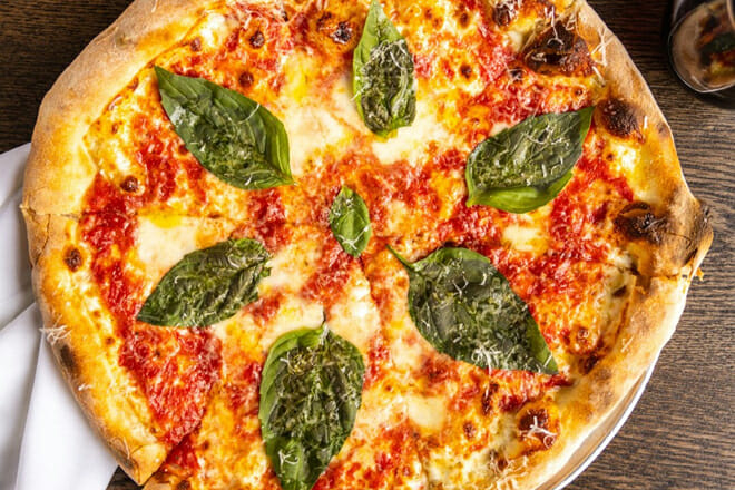 Farina Alto Pizzeria & Wine Bar