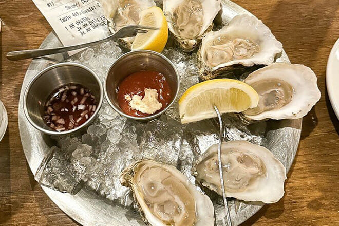 Hank's Oyster Bar