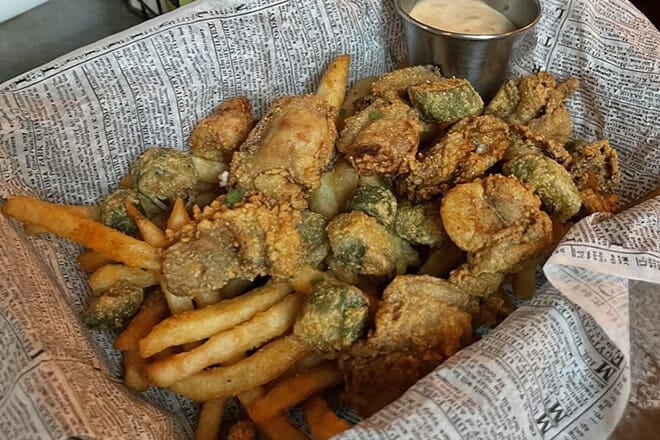  Owen&rsquo;s Fish Camp