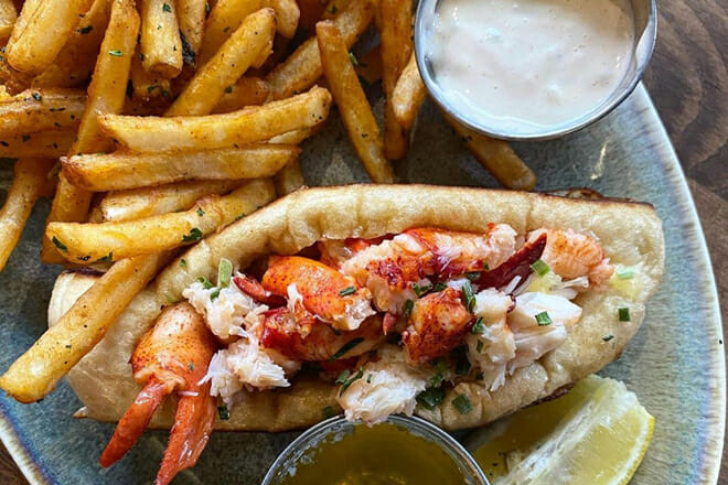 Pier 48 Fish House & Oyster Bar