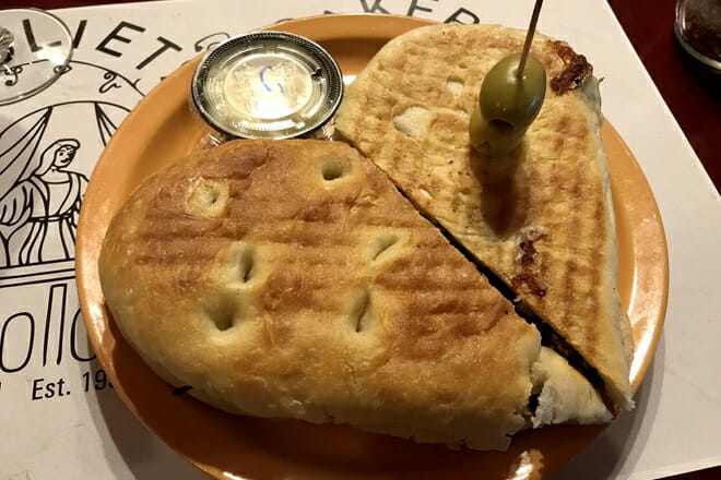 Romeo & Juliet's Bakery & Cafe