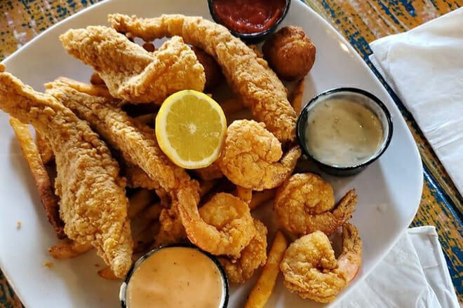 Shaggy's Biloxi Beach