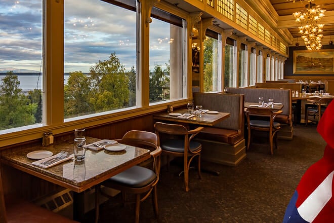 Simon & Seafort's Saloon & Grill