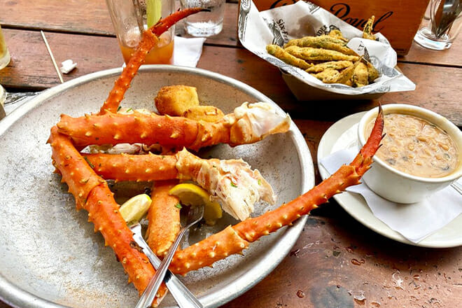 Six Feet Under Pub & Fish House