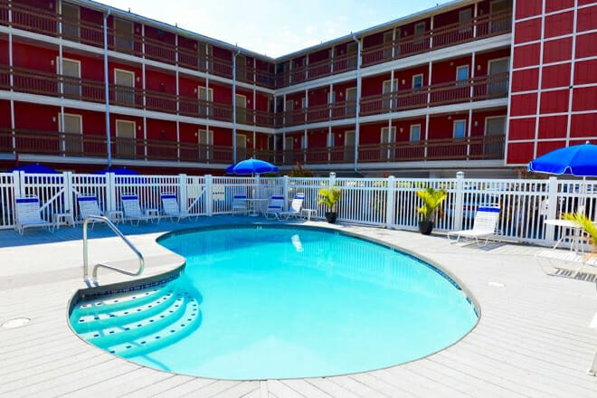  Surf Club Oceanfront Hotel