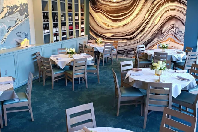 Tommy's Seafood Restaurant & Oyster Bar