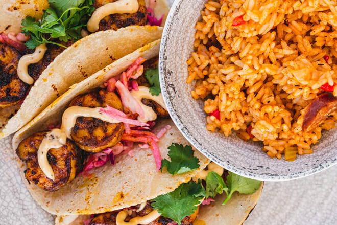 Vola's Dockside Grill and Hi-Tide Lounge