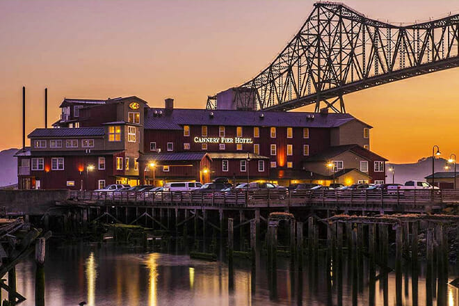 Cannery Pier Hotel & Spa, Astoria