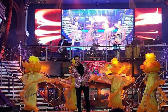 Mango's LIVE! - Dinner & Show