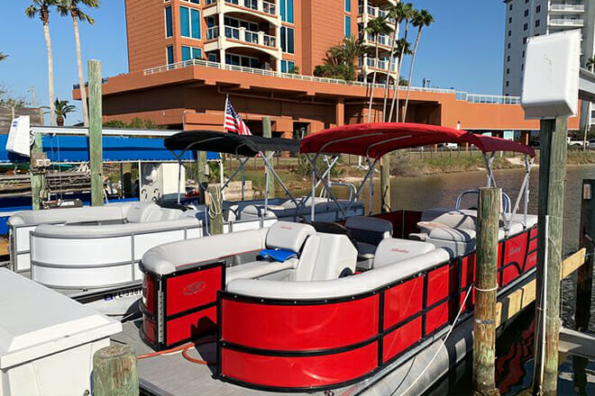 Pontoon and Tritoon Boat Rental