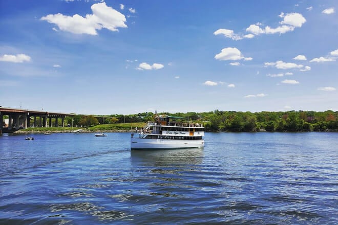 Hudson River Sightseeing Cruise (Editor&rsquo;s Choice)