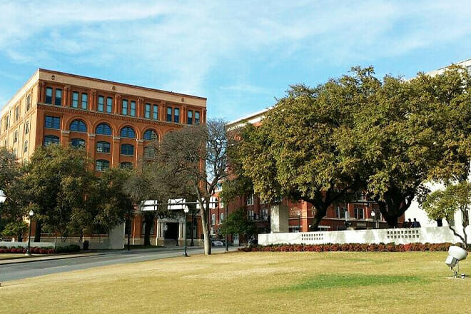 JFK Assassination and Sixth Floor Museum Tour
