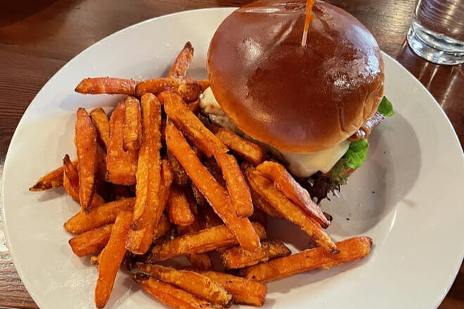 Jackson Street Tavern