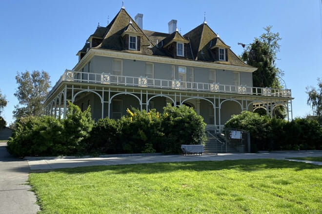 Kearney Mansion Museum & Gallery Tour