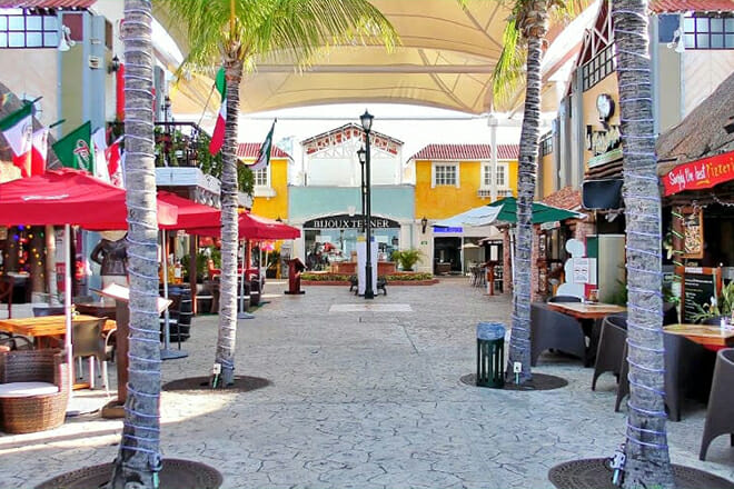 la isla shopping village
