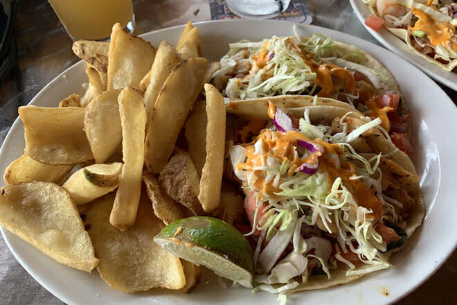 Salty Pelican Bar & Grill