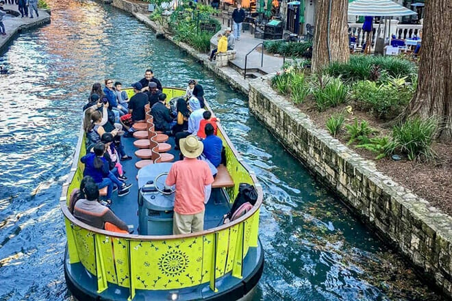 San Antonio Alamo, Tower & River Cruise Tour