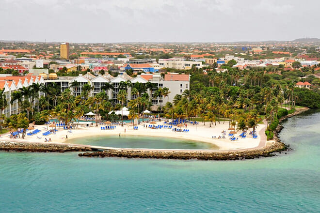 Do I Need Shots Before Traveling to Aruba: Documents and Entry Requirements