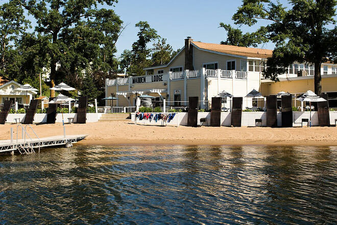 maddens on gull lake