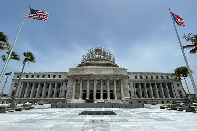 Travel Tips for Adapting to Hand Gesture Etiquette