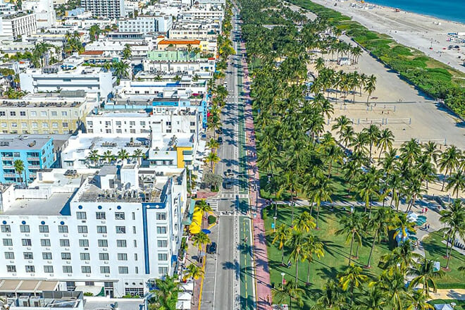 What Food is South Florida Known For: Seafood Delicacies