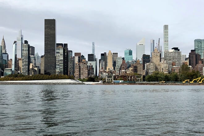 What is the best time of year to visit Manhattan: Weather Considerations