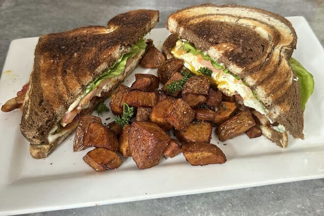 Metropolitan Bar + Kitchen