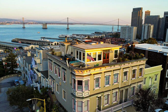 What Food is the San Francisco Bay Area Known For: Iconic Seafood