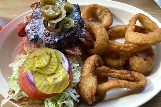 Coaches Corner Sports Bar & Grill