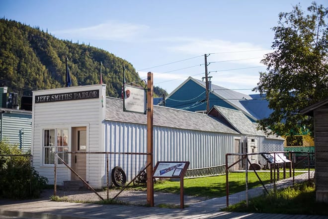 Jeff. Smiths Parlour Museum