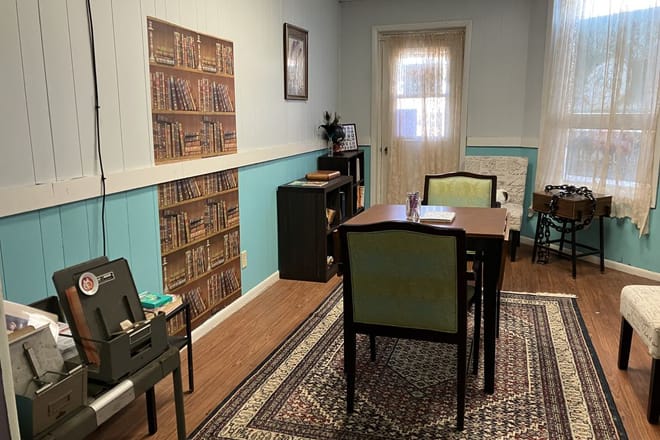 Let Us Out! Escape Rooms