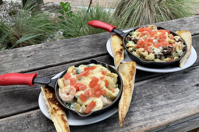 Salty Pelican Bar & Grill