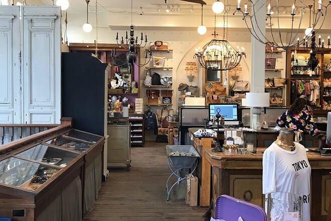 The Paris Market, Savannah