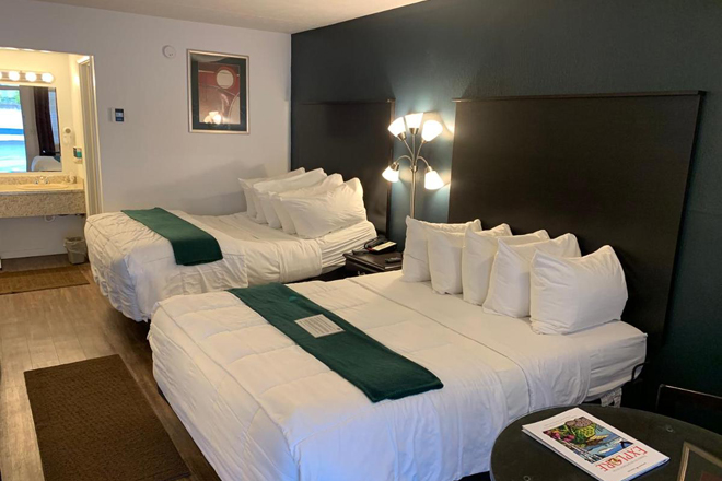 @Michigan Inn & Lodge