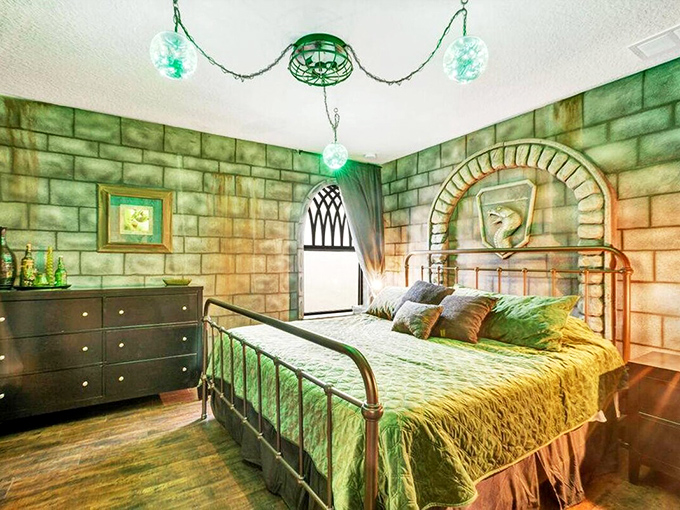 Serpent's Sanctum channels serious dungeon vibes while somehow remaining cozy, which is quite the design achievement really.