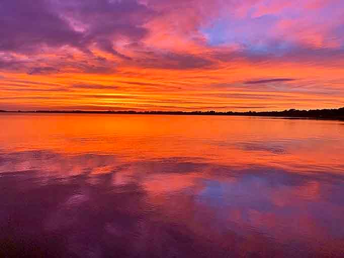 Lake Dora sunsets paint the sky in colors that would make Monet jealous &ndash; nature showing off what no filter can improve.