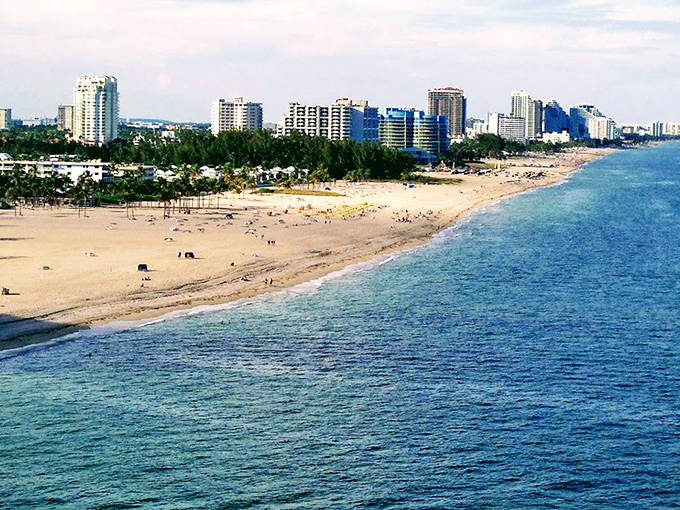 Sun-drenched shores and high-rises in perfect harmony – where urban convenience meets natural splendor without either having to compromise.