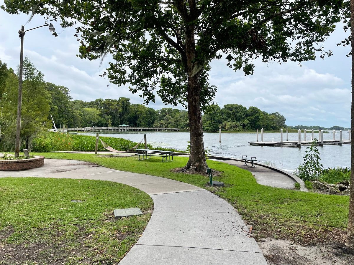 A beautiful area of the lighthouse with fishing area and a hammock