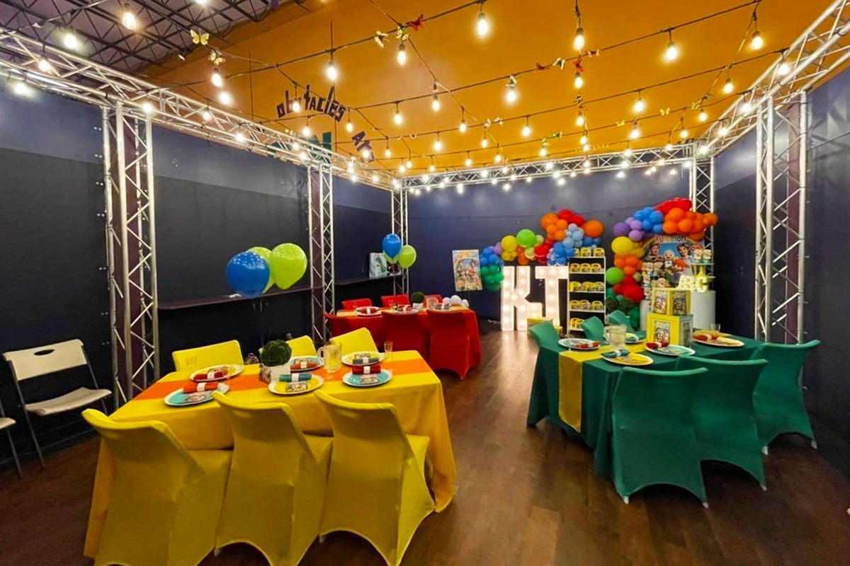 A birthday set up in planet obstacle