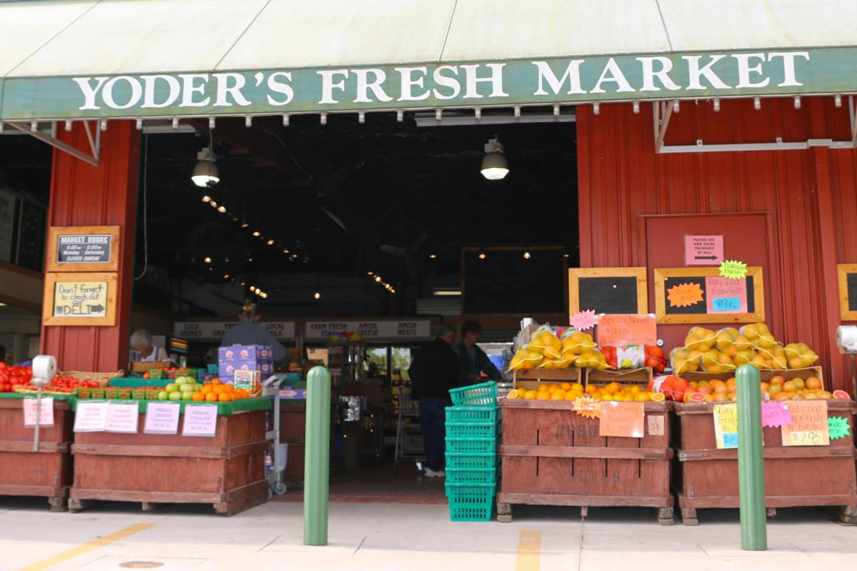 A fresh produce market in Pinecraft