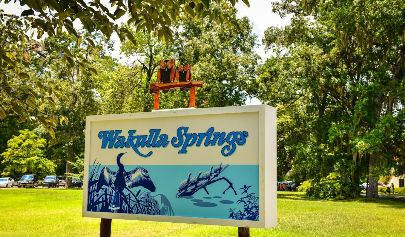 a photo of the signage