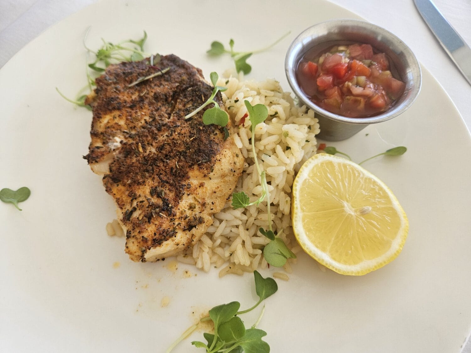 A plate of mouth-watering seafood dish.