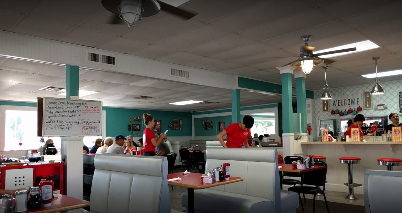 A shot of the customers and staff at Ruthy's.