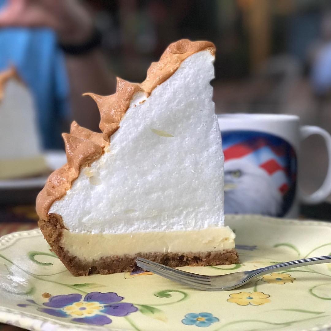 A slice of a key lime pie.