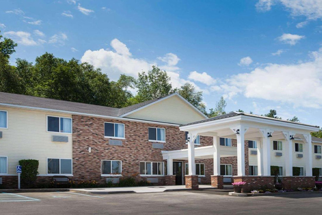 AmericInn by Wyndham Petoskey