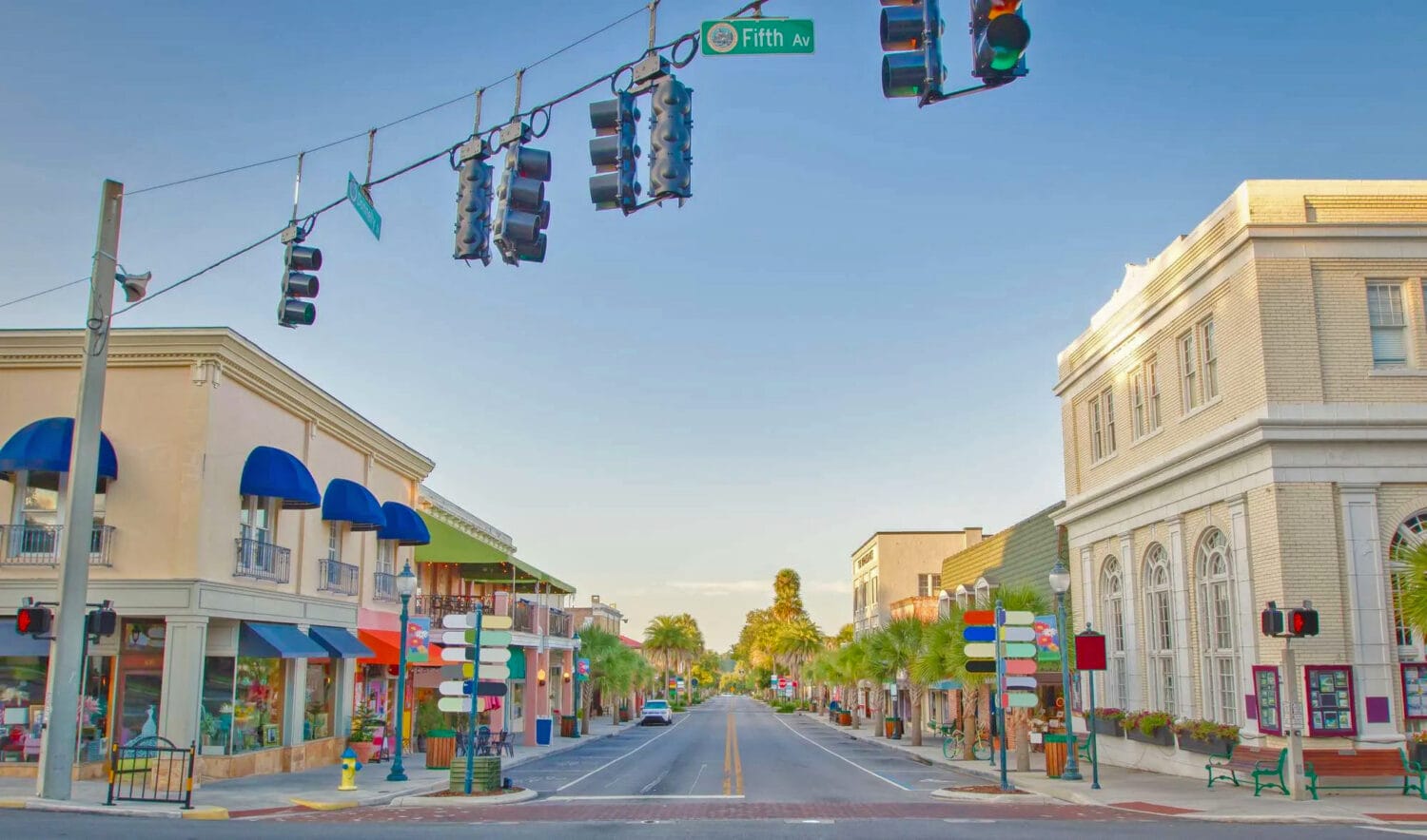 An aerial shot of the downtown area of Mount Dora