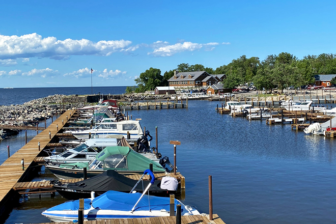 Arnesen's Rocky Point Resort