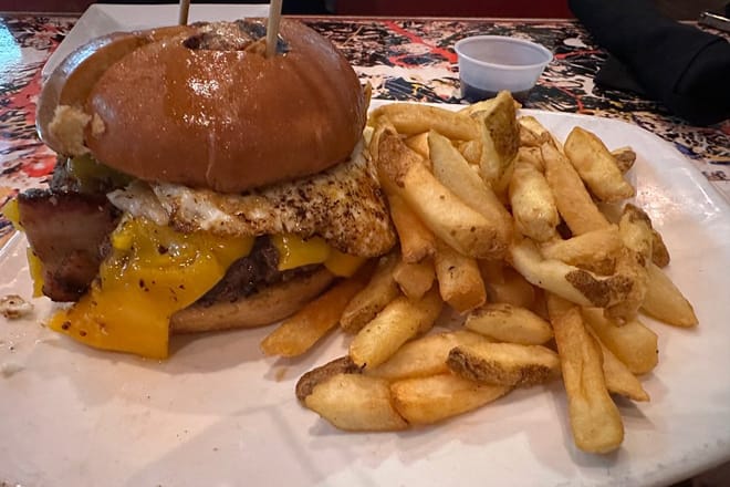 Art Burger Sushi Bar