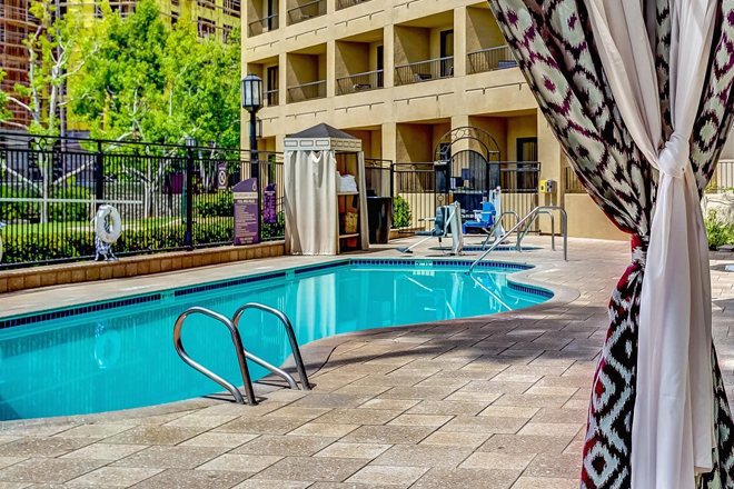 Avenue of the Arts Costa Mesa, a Tribute Portfolio Hotel