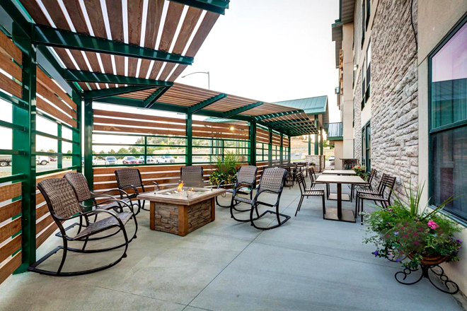 Boothill Inn & Suites